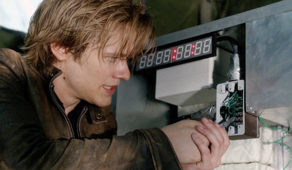 MACGYVER (2016) TV Show Trailer: Mac's Back & He's Got a Scooby Doo ...
